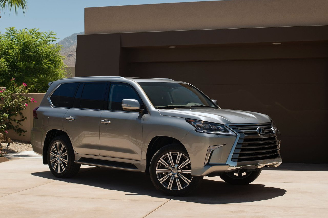 Lexus обновил седан GS и внедорожник LX 570 - Журнал Движок.